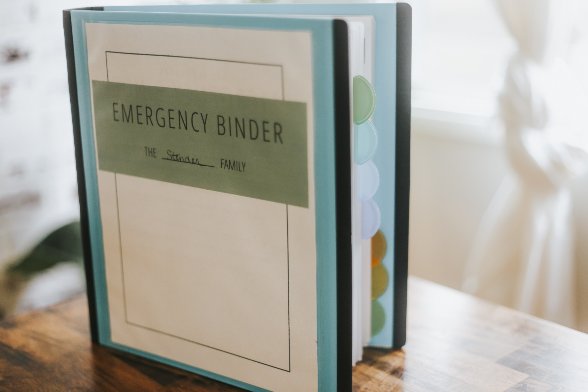 MAKE YOUR OWN EMERGENCY BINDER - Tory Stender